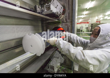 WAFER FURNACE WAFER PRODUCTION Stock Photo - Alamy