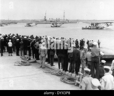 The Consolidated P2Y-2, a twin-engine amphibious aircraft, served ...