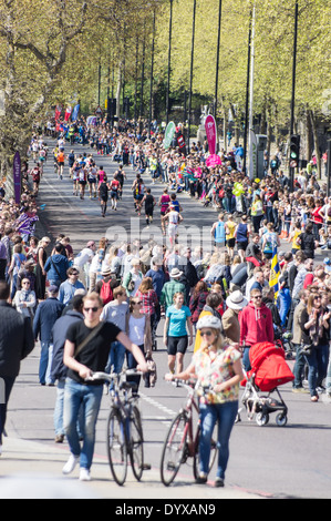 London Marathon Spectator Stock Photo - Alamy