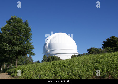 The 200-inch Hale Telescope at the Palomar Observatory, San Diego ...