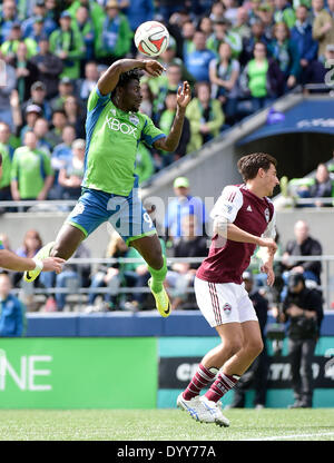 Seattle Sounders forward Obafemi Martins moves the ball against the Los ...