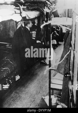 Jewish refugees in the ghetto of Shanghai, 1938 Stock Photo - Alamy