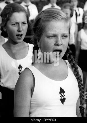 Singing BDM girls, 1938 Stock Photo - Alamy