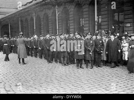 The crew of the SMS Wolf in Berlin, 1918 Stock Photo - Alamy