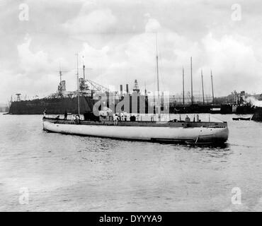 Crew of the merchant-submarine 'Deutschland', 1916 Stock Photo - Alamy