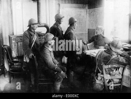 World War. Interrogation of a German prisoner (1918 Stock Photo - Alamy