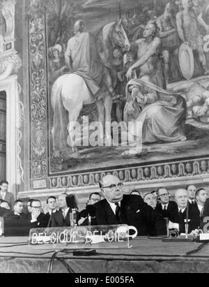 Signing of the Treaty of Rome Stock Photo - Alamy