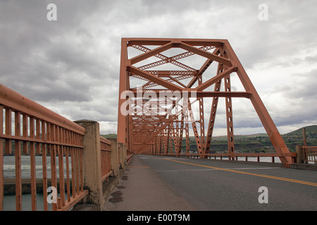 The Dalles Bridge, a steel cantilever truss bridge crosses the Columbia ...