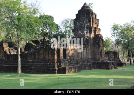 Ruins of Buddhist temple, rural Thailand Stock Photo - Alamy