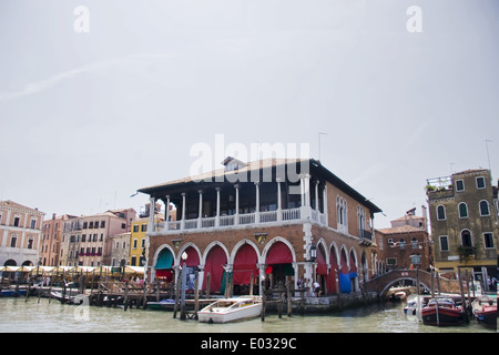 Rialto market, Venice Stock Photo - Alamy