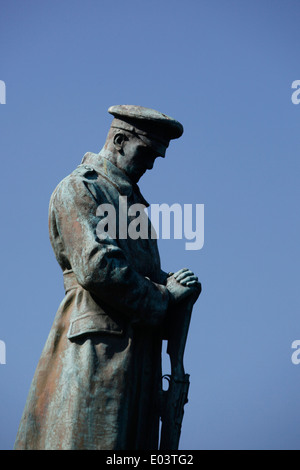 Statue, ww1 memorial, remembrance day Stock Photo - Alamy