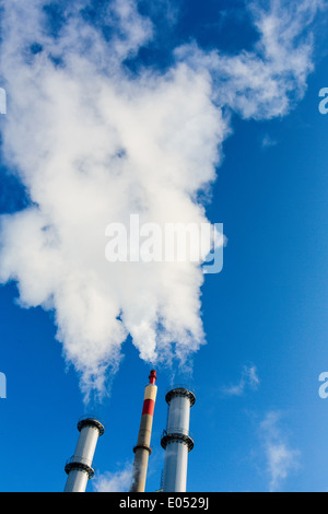Industrieschornstein, Luftverschmutzung mit CO2 und Feinstaub ...