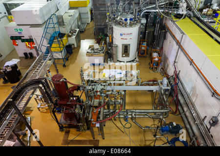 Klystron installation at an electron linear accelerator laboratory ...