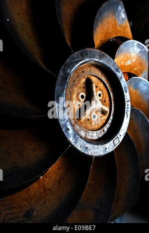 Boat propeller cut out Stock Photo - Alamy