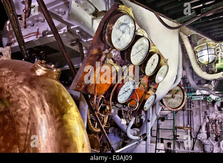 Inside the Floating Naval Museum "AVEROF"-The Admiral's chambers. You ...