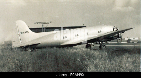 The Boeing 307 Stratoliner, a revolutionary airliner from the 1930s ...