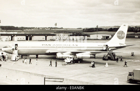 Pan American Airways, (Boeing 707-121), introduced in 1955 Stock Photo ...