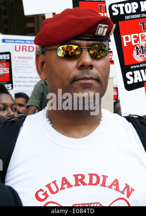 Vigilante organisation Guardian Angels on the streets of London Stock ...