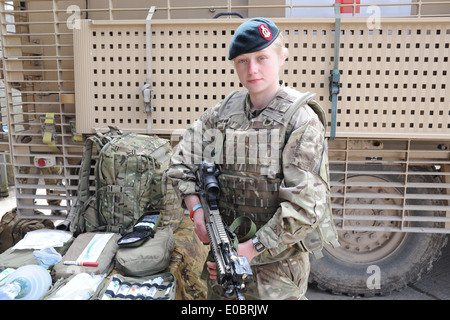 female medic in uniform Royal Army Medical Corp, training to go to ...