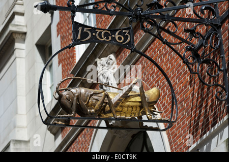 Gresham Grasshopper, a family crest of the Gresham family dated back ...