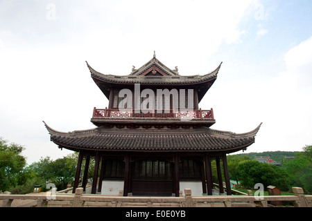 Traditional chinese temple Stock Photo - Alamy