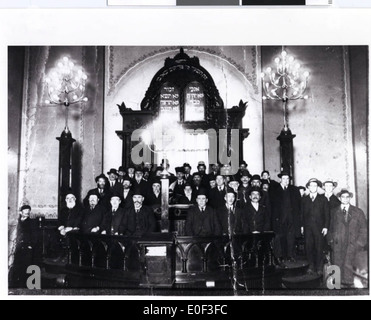 Members of the Adas Israel Congregation in Duluth, Minnesota ...