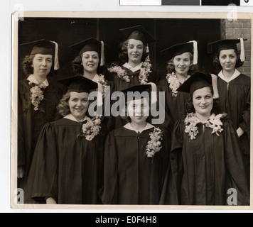 Sigma Delta Tau Sorority members in Minneapolis host Jewish servicemen ...