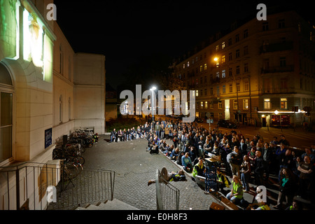 Movie art project 'A wall is a screen', film screening/projections in ...