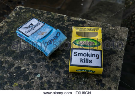 Discarded, empty cigarette packets Stock Photo - Alamy