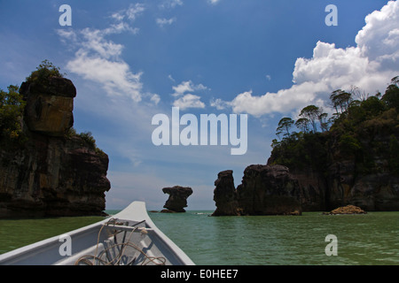 Boats, Bako National Park, sandstone cliffs with rainforest, South ...