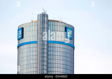 General Motors logo on the headquarters building in downtown Detroit ...