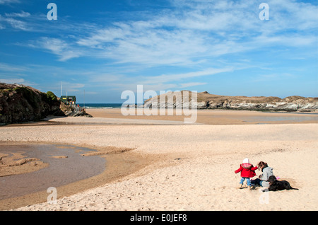 A quiet spring day in Newquay Harbour, Cornwall, UK Stock Photo - Alamy