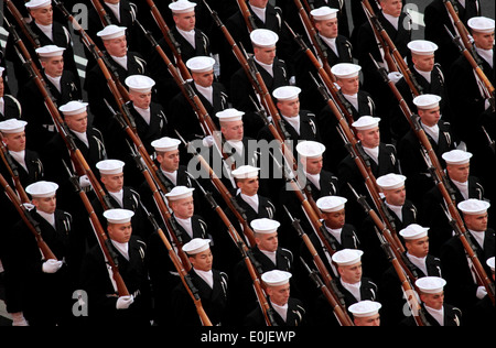 US Navy A U.S. Navy Ceremonial Guard renders honors during a full honors welcoming ceremony ...