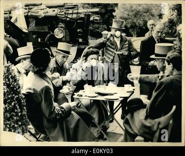 The Red Rover. Southampton to London stage coach on its journey ...