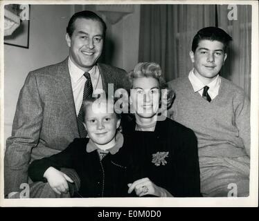 RAY MILLAND, with wife Muriel Stock Photo - Alamy