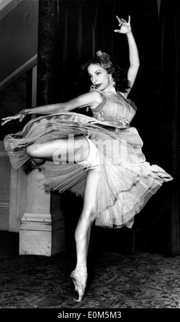 Alicia Alonso prima ballerina of the Cuban national ballet performing ...