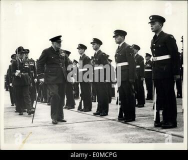 Prime Minister Winston Churchill presents the FA Cup to Newcastle ...