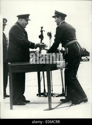Prime Minister Winston Churchill presents the FA Cup to Newcastle ...