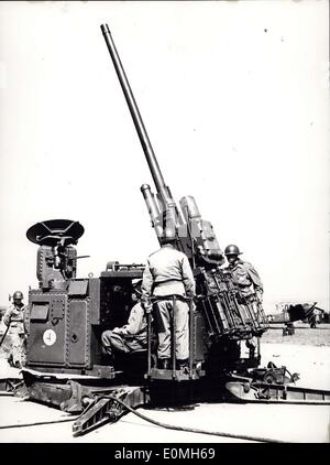 US Army anti aircraft gun team circa 1941 Stock Photo - Alamy