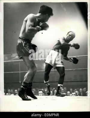 Hogan Bassey beats Aldo Pravisani Stock Photo - Alamy
