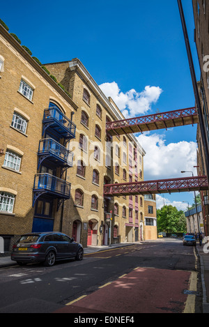 Tower Buildings, Wapping High Street, tenements built 1864-5 Stock ...