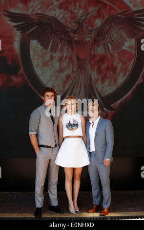 (L-R) Actors Liam Hemsworth and Jennifer Lawrence attend the special ...