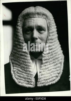 Dr John Bodkin Adams, who was accused of murdering his patients (centre ...