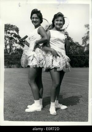 Jun. 06, 1958 - Pre-Wimbledon Party At Hurlingham. Photo shows Two ...