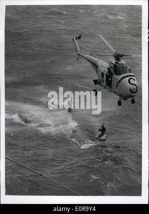 Sep. 09, 1958 - Scimitar aircraft crashes into sea when landing on ...