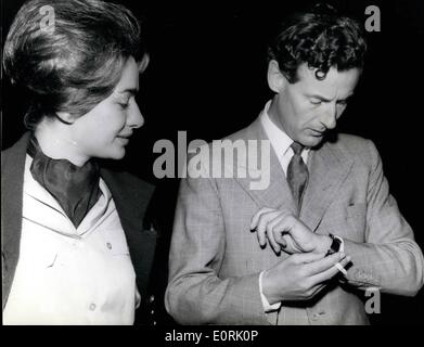 Oct. 10, 1959 - 12-10-59 Group Captain Peter Townsend to marry his ...