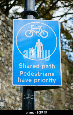 Shared path safety sign for cyclists and pedestrians Stock Photo - Alamy
