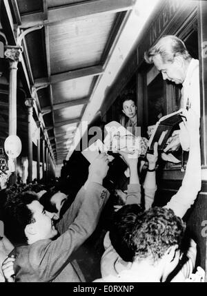 A large crowd of fans gather at Hollywood Boulevard to watch actor and ...