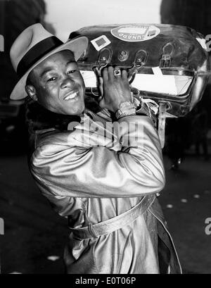 Boxing - Welterweight - Kid Gavilan. Cuban boxer Kid Gavilan (real name ...