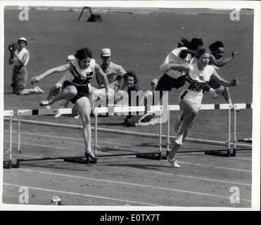 Aug. 31, 1960 - Olympic games in Rome. Mary Bignal wins her hurdles ...